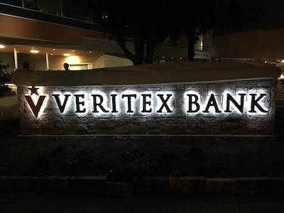 What’s the Difference Between a Monument vs. Pylon Sign? – National Signs